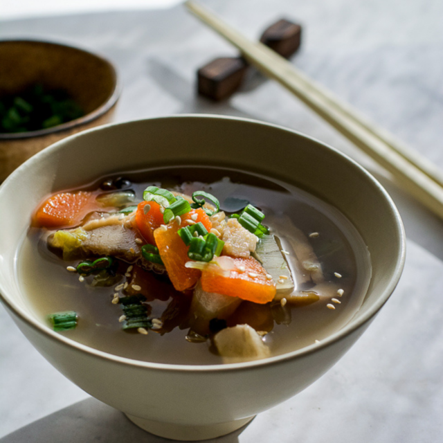 Bone Broth Vegetable Soup (Vegan Option) - Calm Eats